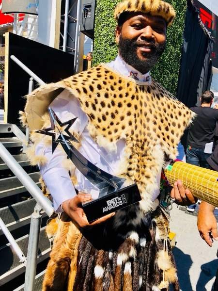 Photos: Sjava Builds New House For His Family in The Village - ZAtunes