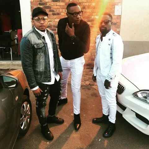 Mark Khoza Ft Dj Papers 707 & ThackzinDj - Thuma Mina - ZAtunes