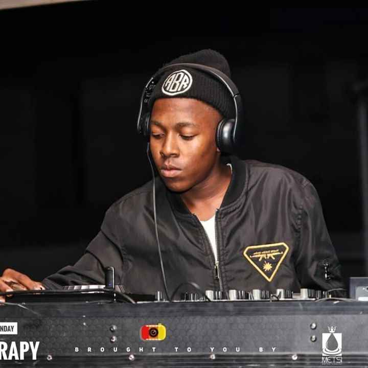 Vigro deep - Lalaza (Vocal Sdala) Ft. Deeptone & Kingjazz - ZAtunes