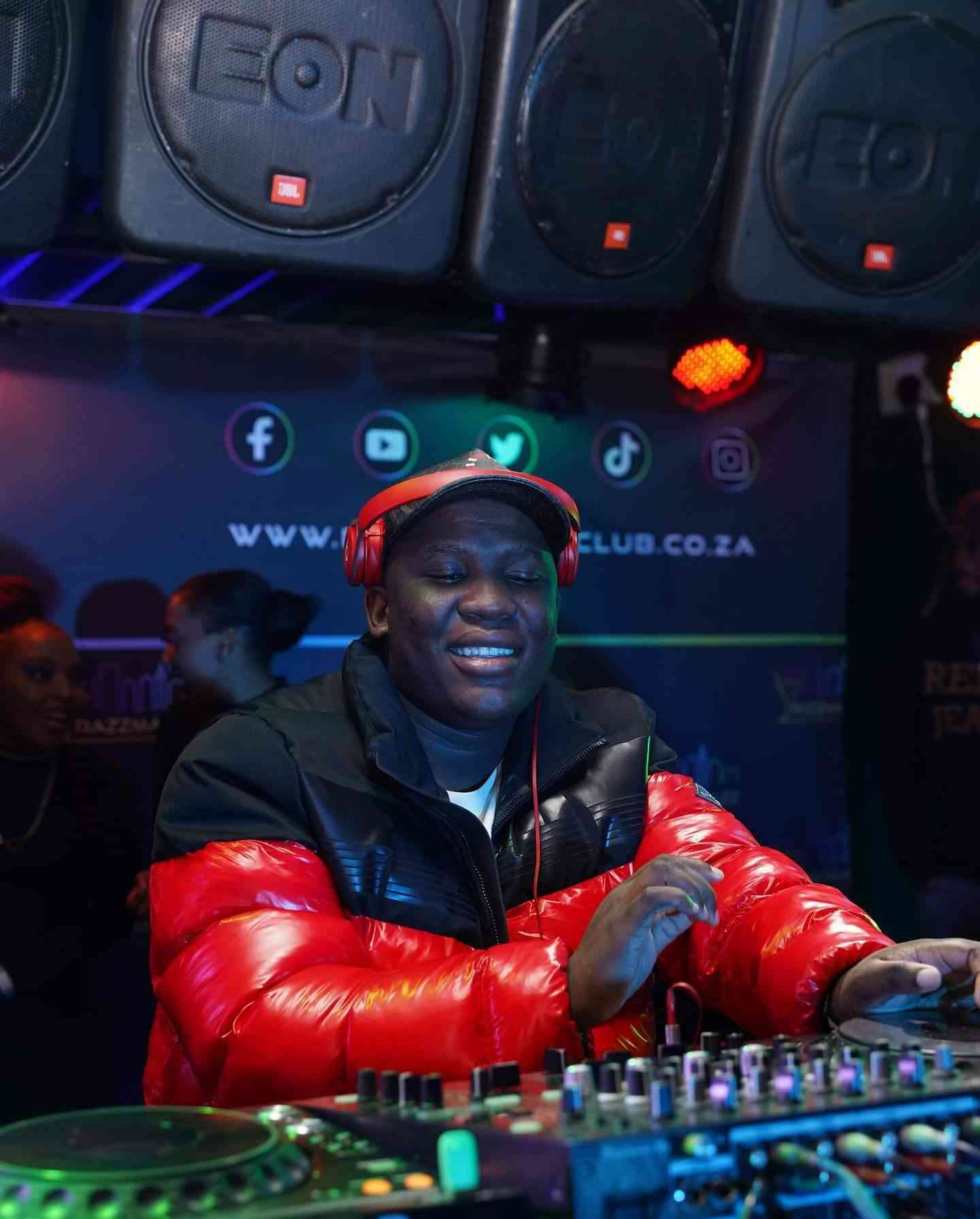 Busta 929 & Lolo SA - Thupa Sessions Episode 1 - ZAtunes